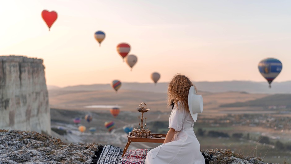 Astro napoved: Konec tedna nas čaka mlaj v najbolj čustvenem znamenju ...