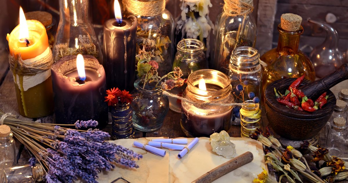 Poseben ritual za današnji LUNIN MLAJ - Sensa.si