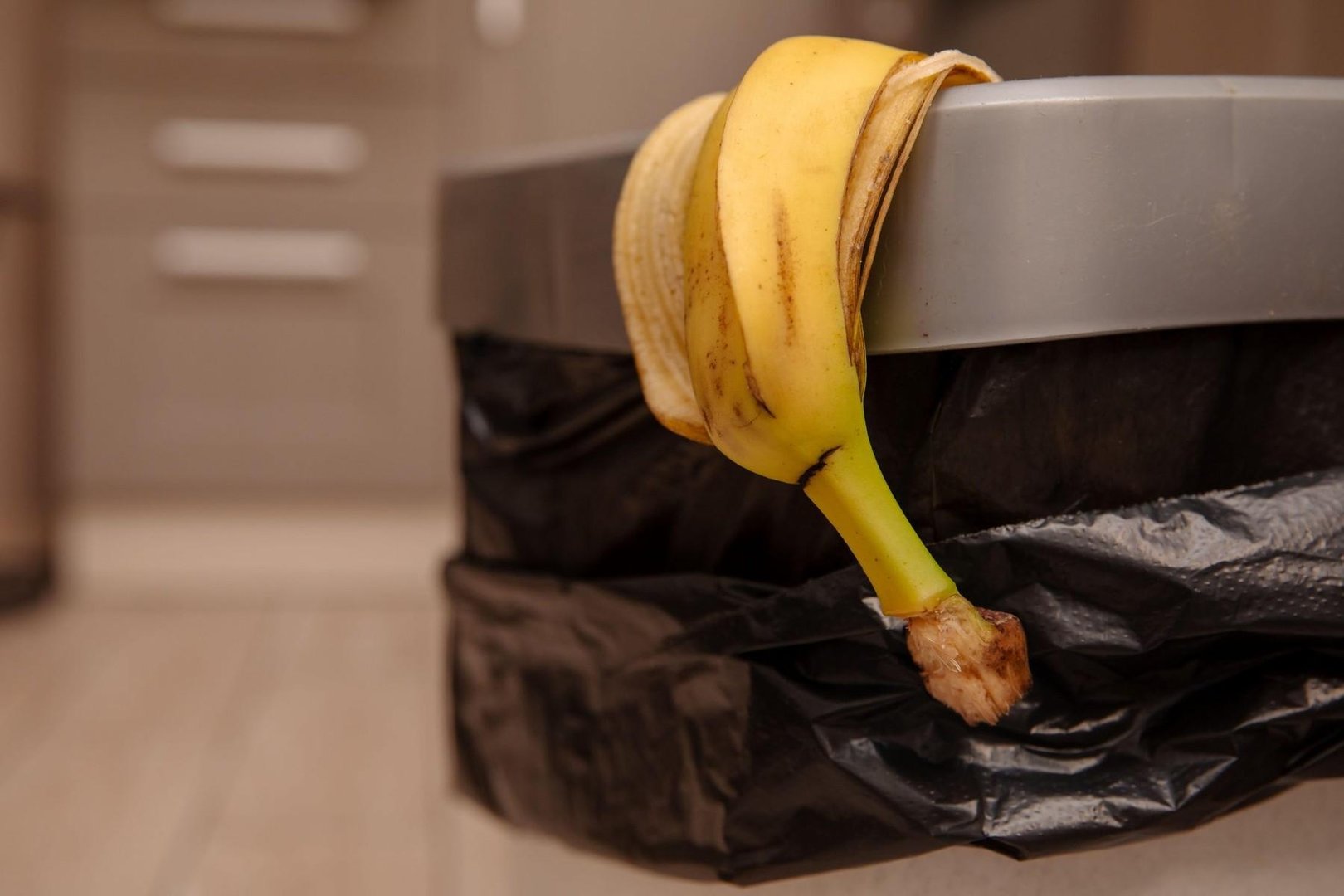Ne zavrzite BANANINEGA OLUPKA! Večina ljudi se ne zaveda, kako koristen ...
