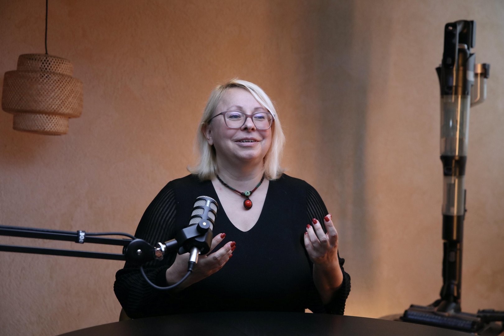 Vastu s Tino Pipan (PODKAST): "Slovenci preveč kopičimo stvari ...